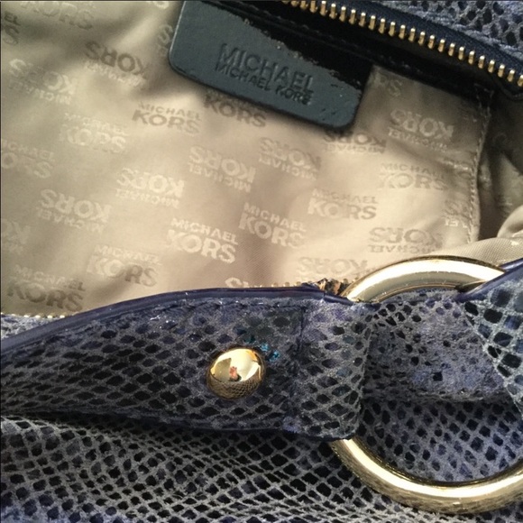 Michael Kors | Bags | Michael Kors Snakeskin Texture Look Pocketbook ...